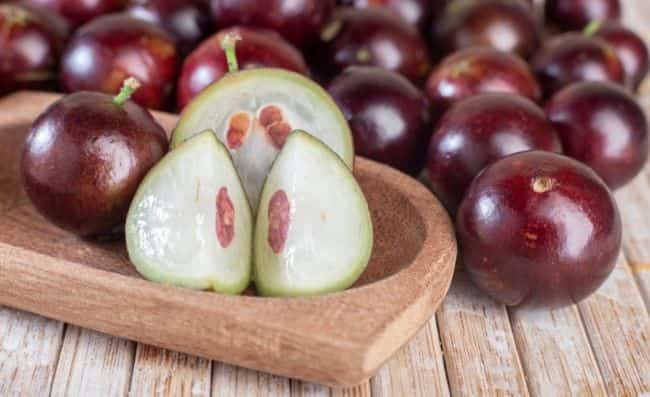 What Does Jaboticaba Taste Like? - KitchenVile