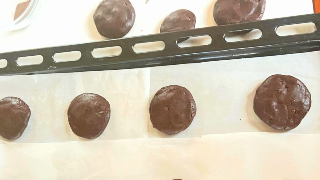 After Eight Cookies. - KitchenVile